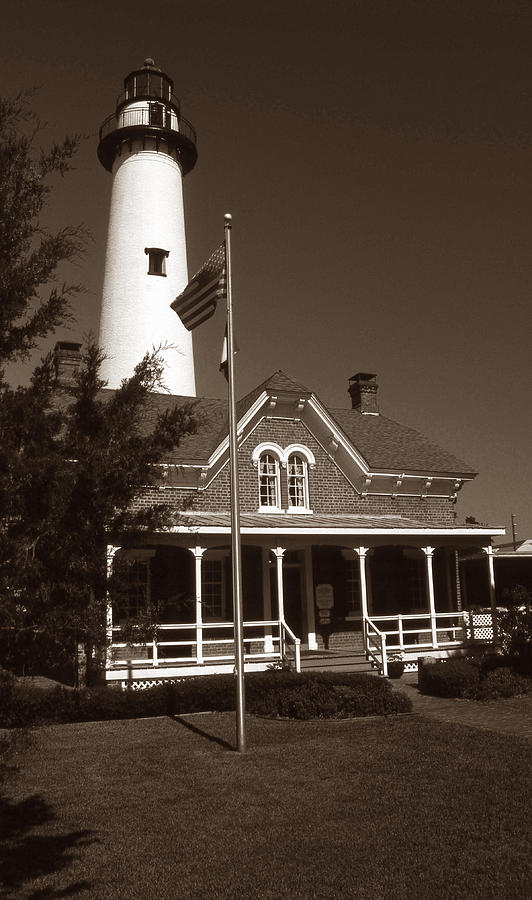 St. Simon Lighthouse Photograph by Skip Willits - Fine Art America