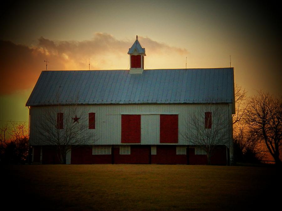 Sunset Barn Photograph by Joyce Kimble Smith - Fine Art America
