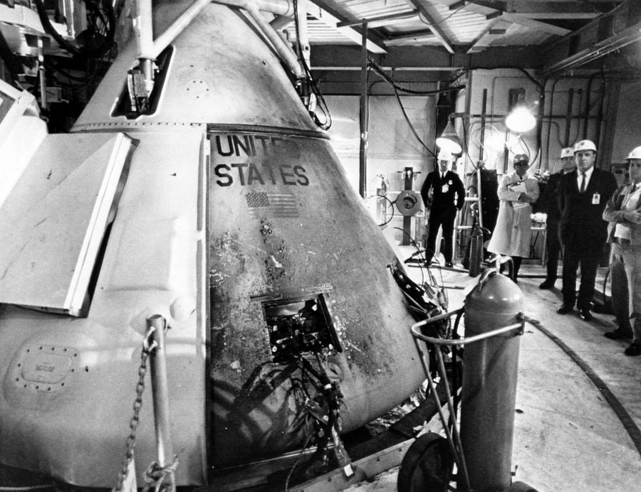 Technicians Viewing The Apollo Photograph by Everett - Fine Art America