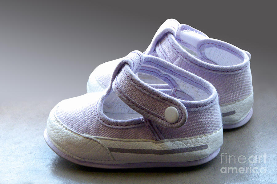 Tiny Toes Photograph by Norm Holmberg - Pixels