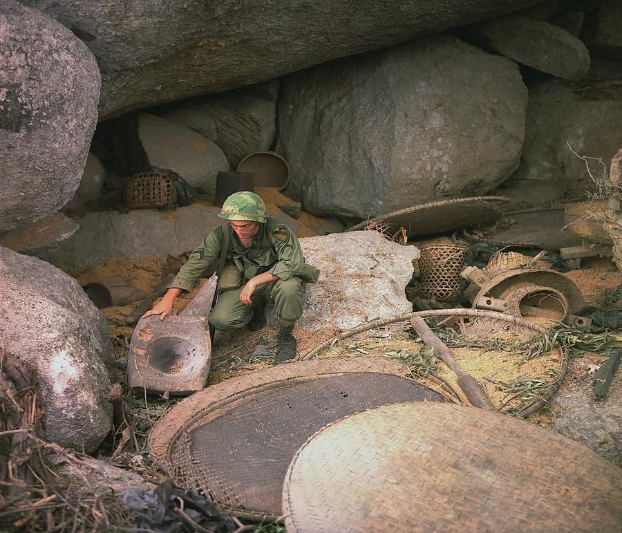 Vietnam War. Us Army Infantryman Photograph by Everett - Fine Art America