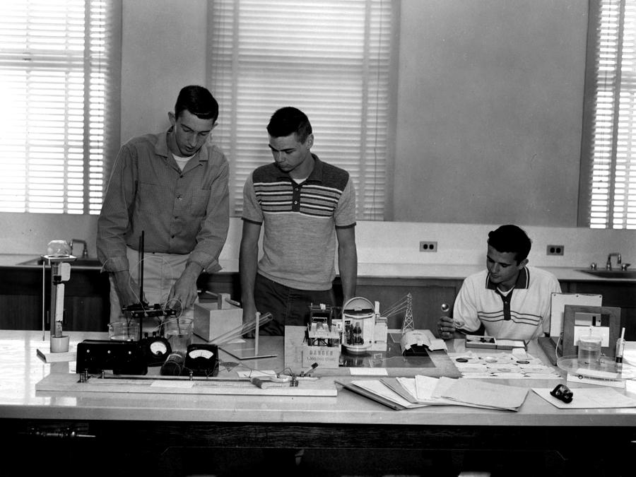Students Working Science Projects Circa 1960 Photograph by Mark Goebel ...