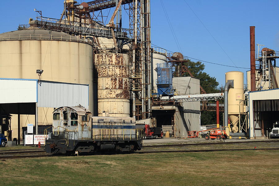 ADM Locomotive 8682 Photograph by Joseph C Hinson | Fine Art America