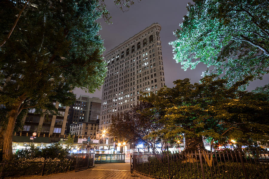 Flatiron Building from Madison Square Park Photograph by Daniel ...