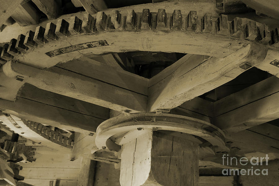Giant Cog Photograph by Kevin Richardson - Fine Art America