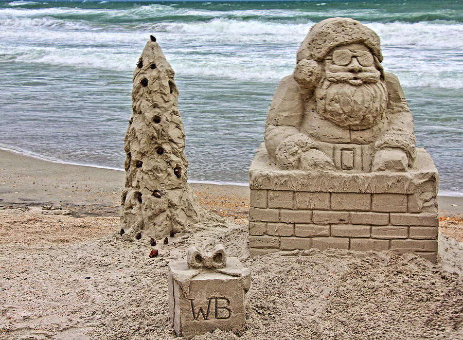 Santa Sand Sculpture Photograph by Rand Wall - Pixels