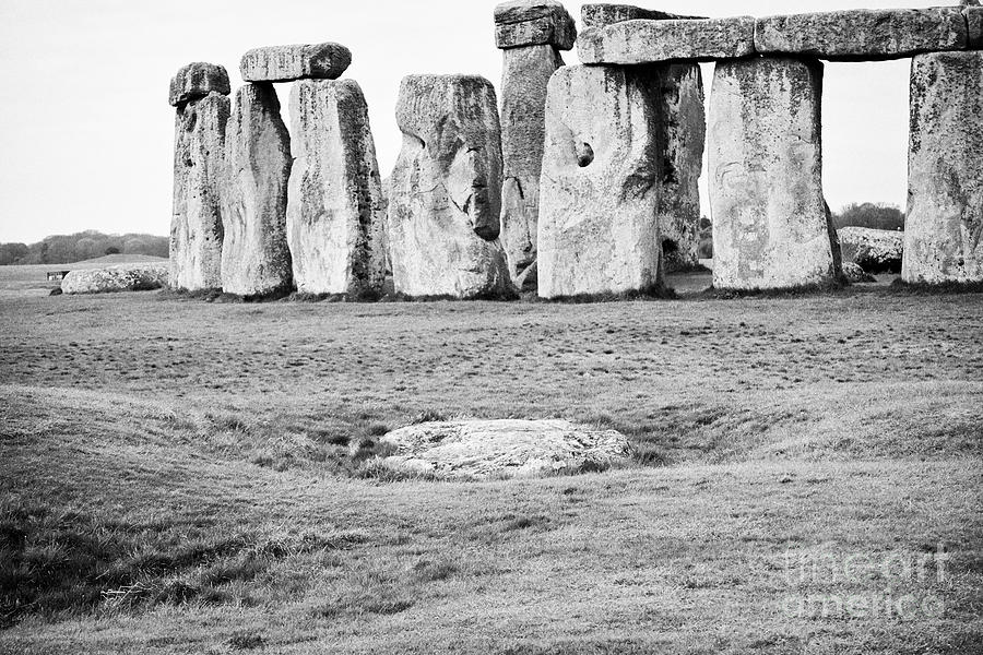 The Slaughter Stone In Front Of View Of Circle Of Sarsen Stones With ...