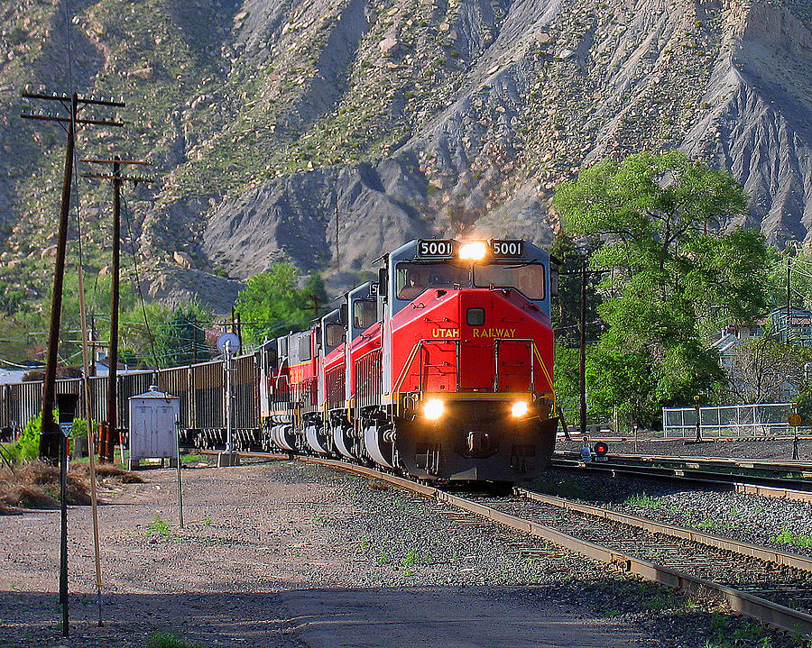 Utah Railway 5001 entering Helper Yard Photograph by Malcolm Howard