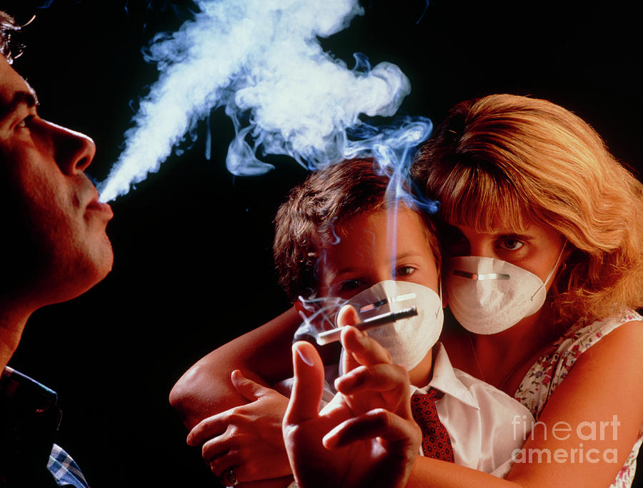 Abstract Of Passive Smoking By A Mother And Child Photograph by Oscar Burriel/science Photo ...