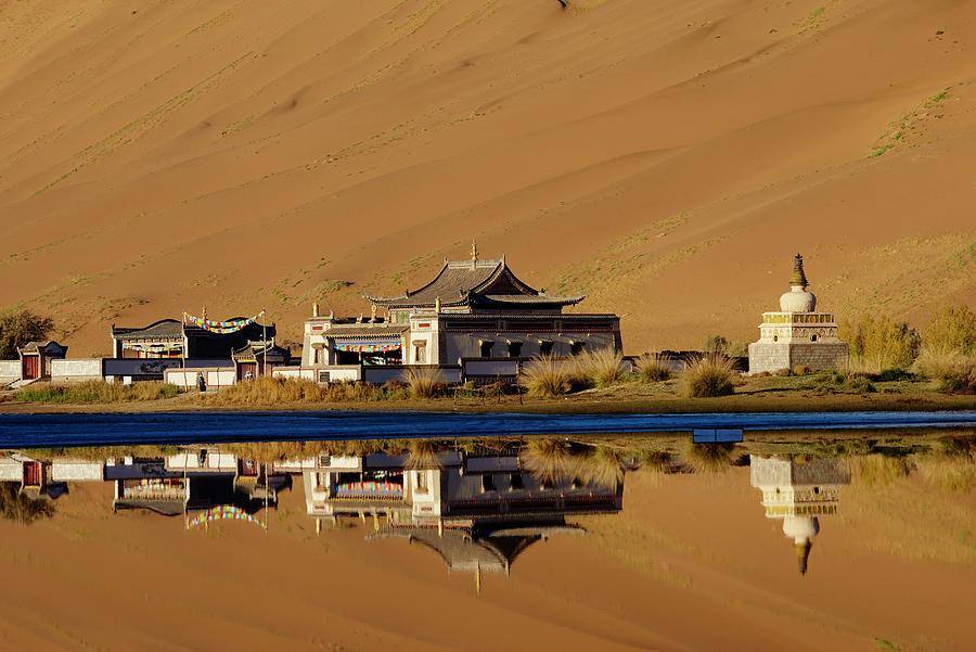 China, Inner Mongolia, Gobi Desert, Badain Jaran Desert, Gobi Desert ...