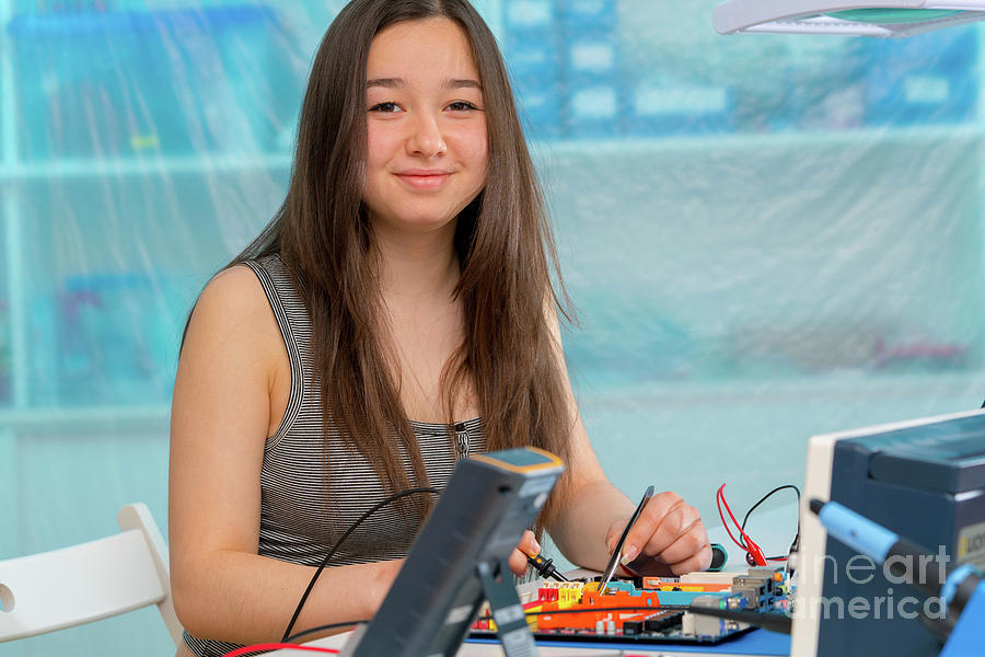 Girl Working On Electronics Project Photograph by Wladimir Bulgar ...