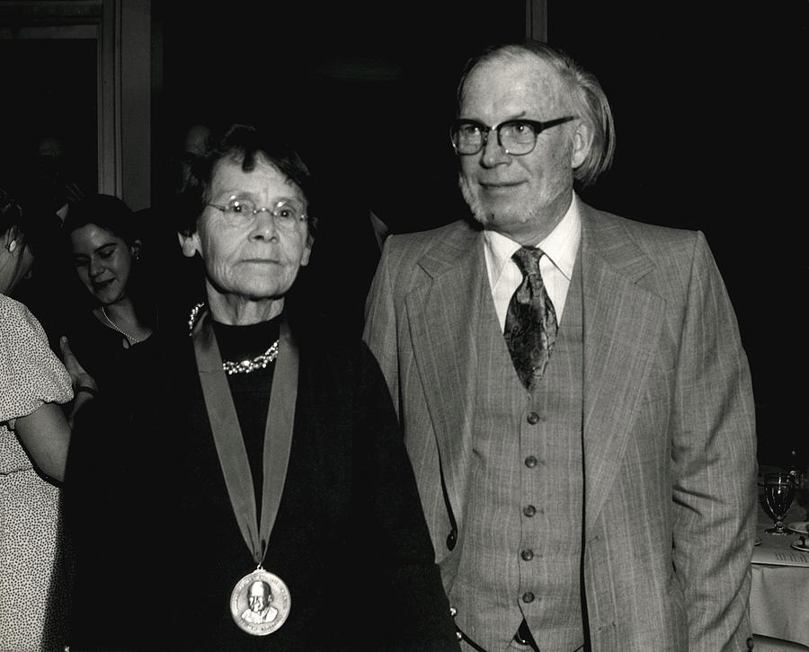 Barbara Mcclintock, American Geneticist Photograph by Science Source ...