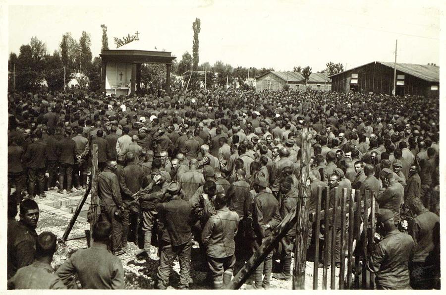 Austro-Hungarian prisoners in an Italian concentration camp attending a ...