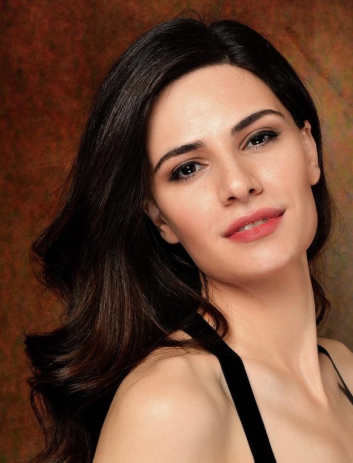 Beautiful Woman Smiling Photograph By Elliot Mazur
