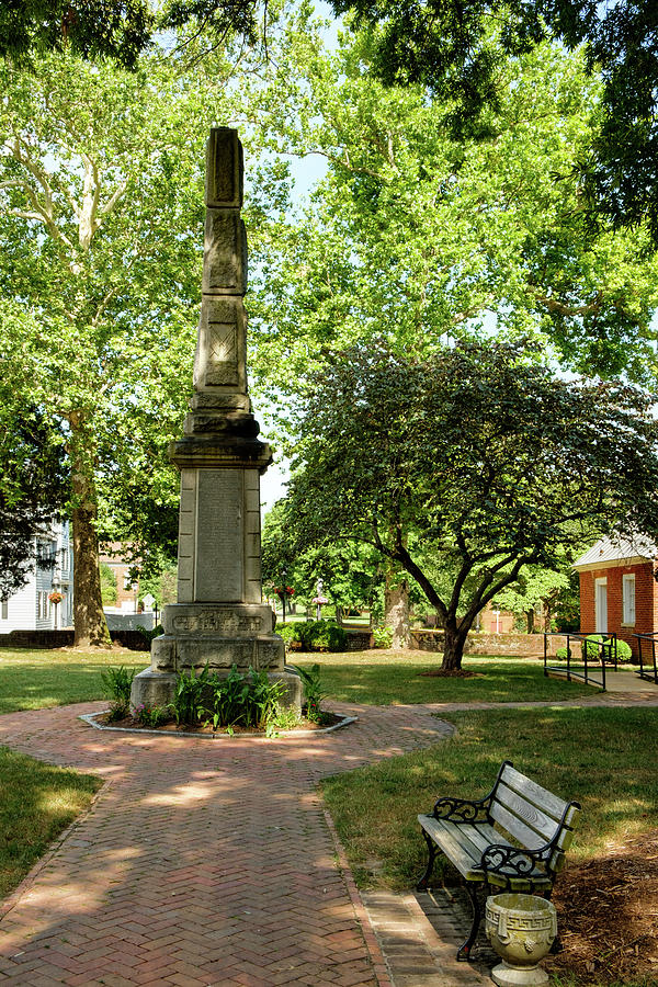 Confederate Memorial, Gloucester County Courthouse, Gloucester ... Confederate Memorial, Gloucester County Courthouse, Gloucester ...