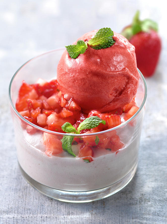 Dessert Aux 3 Fraises En Verrine Three Strawberry Verrine Dessert Photograph by Studio ...