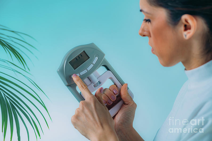 Hand Dynamometer Grip Strength Measurements