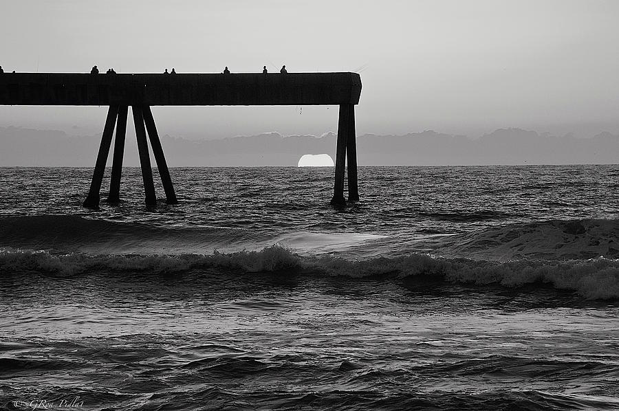 Farewell Sunset Photograph by Gina Roa-Pidlaoan - Pixels