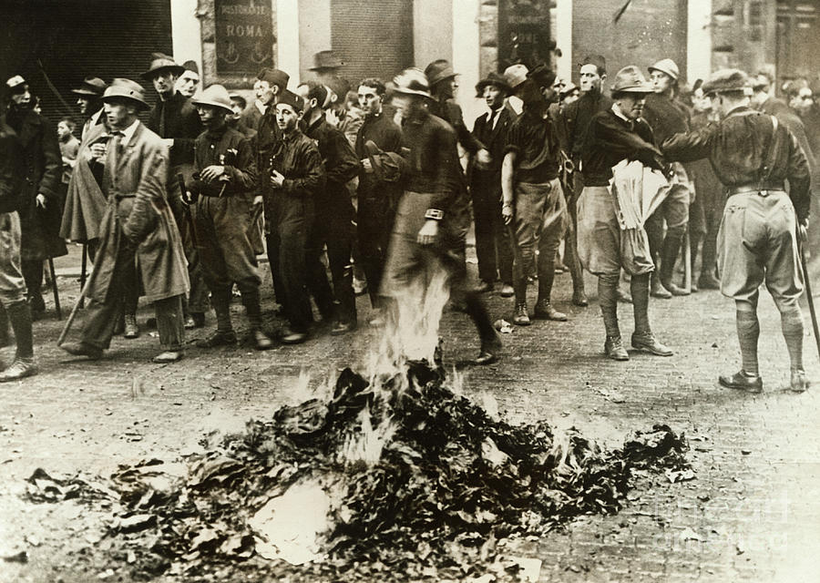 Fascists Burning Documents Photograph by Bettmann