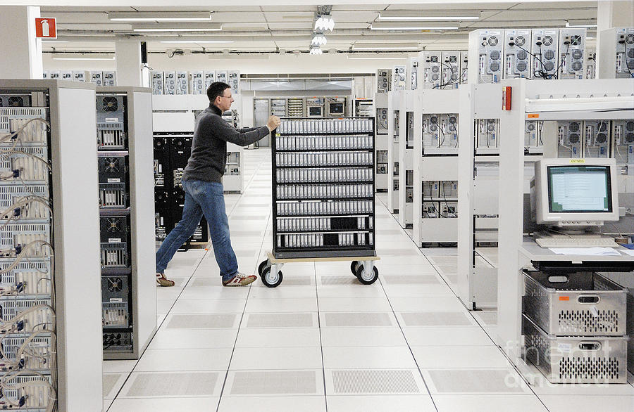 Grid Computer Farm Photograph by Cern/science Photo Library - Fine Art ...