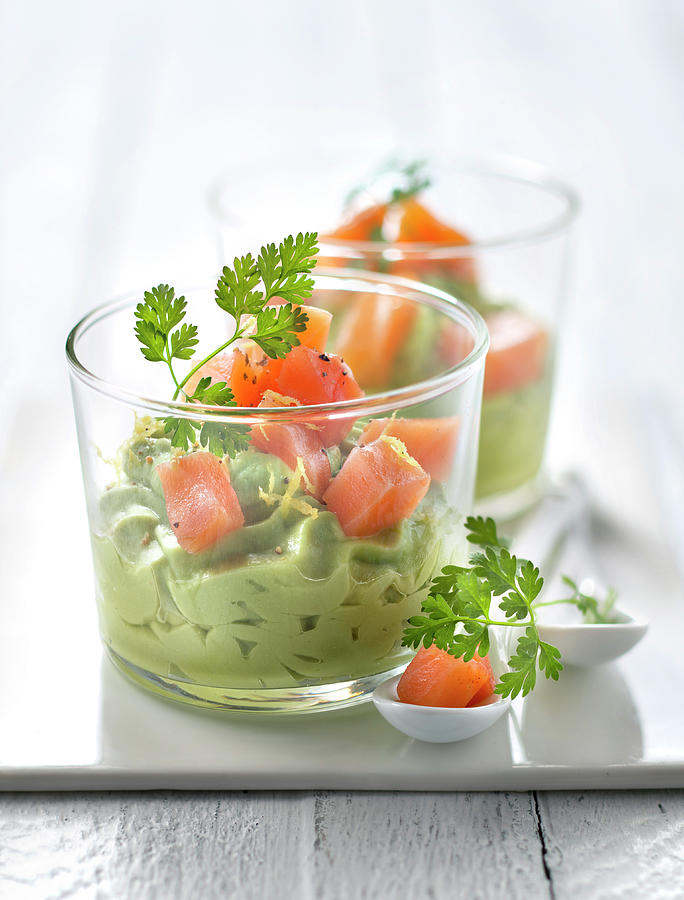 Mousse Davocat Aux Des De Saumon Fume Et Zestes De Citron Avocado