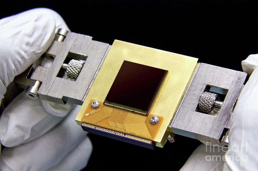 Neocam Sensor Chip Photograph by Nasa/jpl-caltech/teledyne/science Photo Library | Fine Art America
