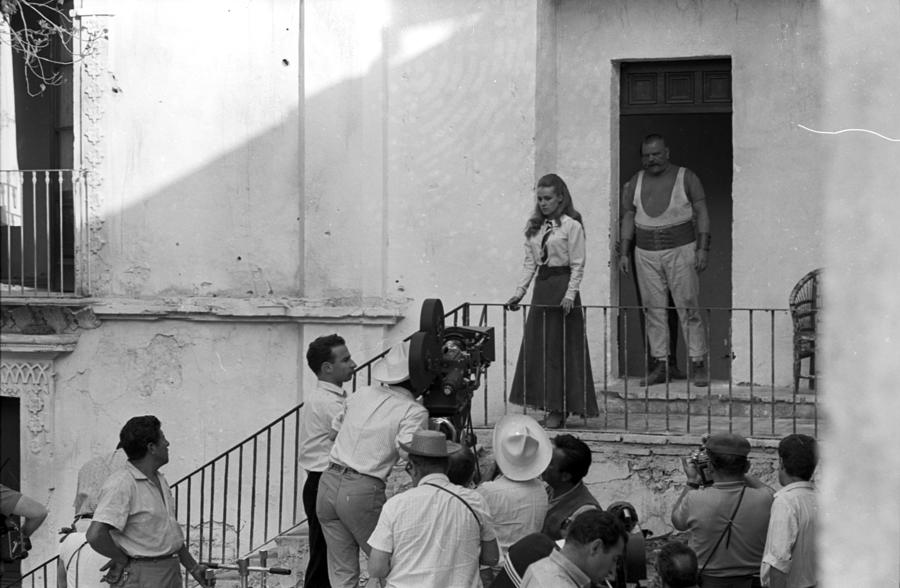 Poldo Bendandi Standing Behind Jeanne Photograph by Don Ornitz - Fine ...