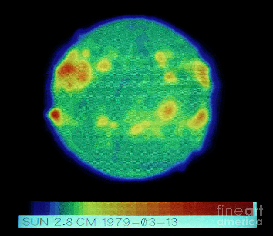 Radio Image Of The Sun Showing Active Region Photograph by Max-planck ...