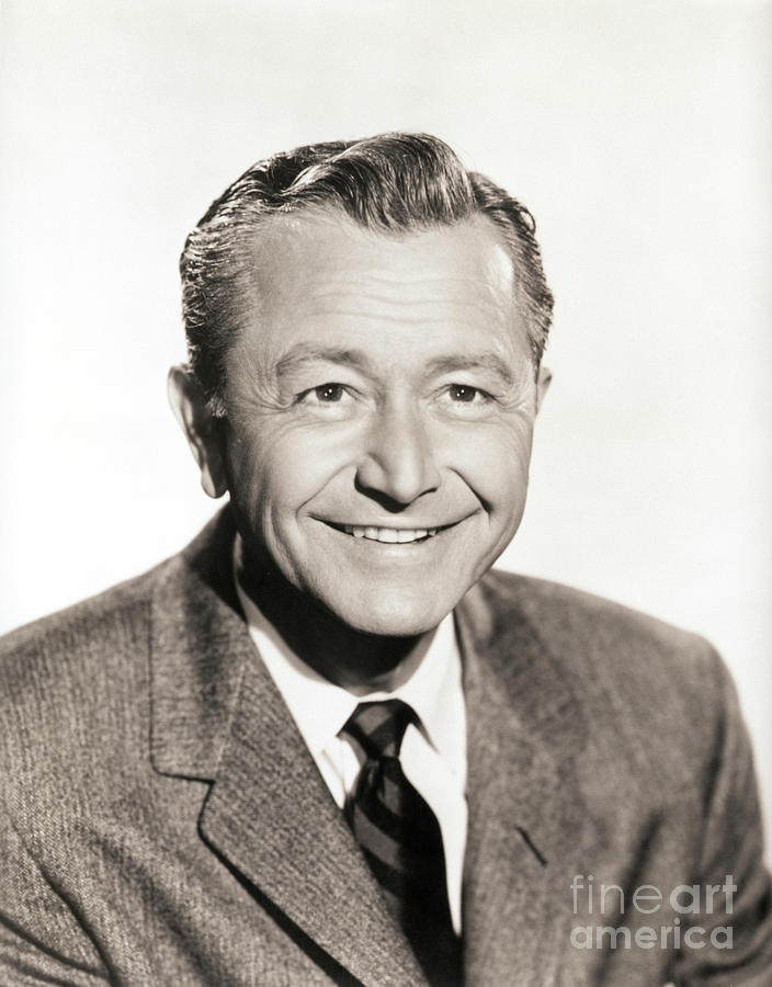 Robert Young Photograph by Bettmann | Fine Art America