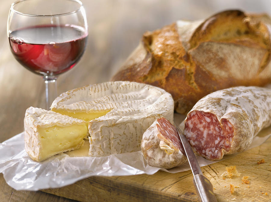 Saucisson Sec, Camembert, Verre De Vin Rouge Et Pain Camembert,dried ...