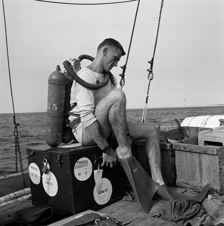 Scuba Diver Digital Art by Peter Stackpole - Fine Art America