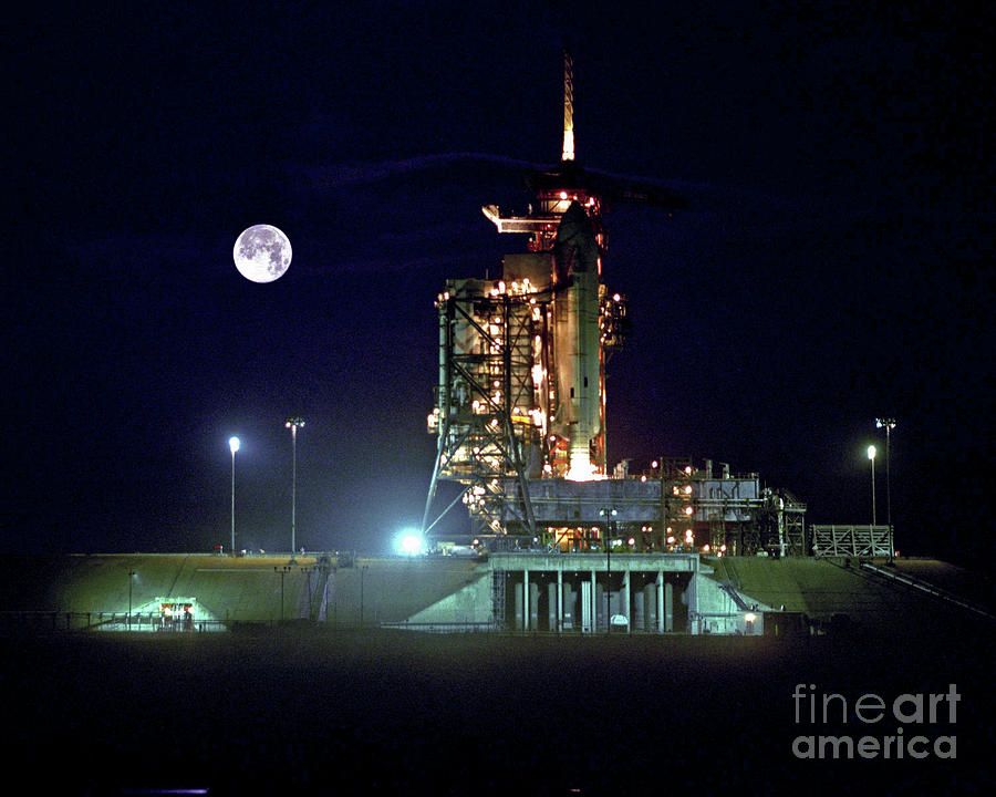 Space Shuttle STS-1 1981 Photograph by Atlas Photo Archive - Pixels