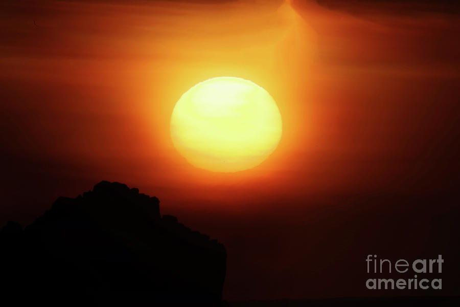 Sunfall into the ocean Photograph by Jeff Swan - Fine Art America