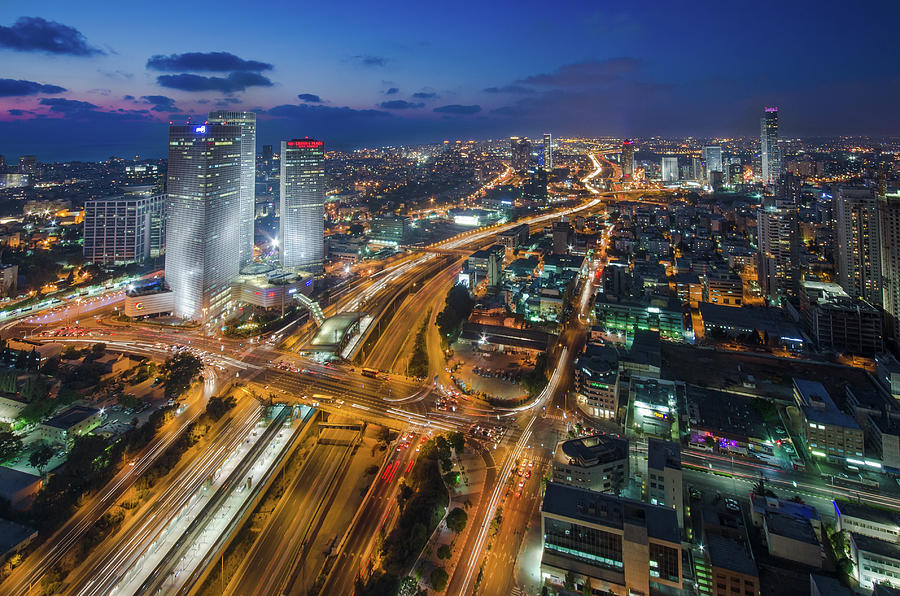 Tel-aviv by Ilan Shacham