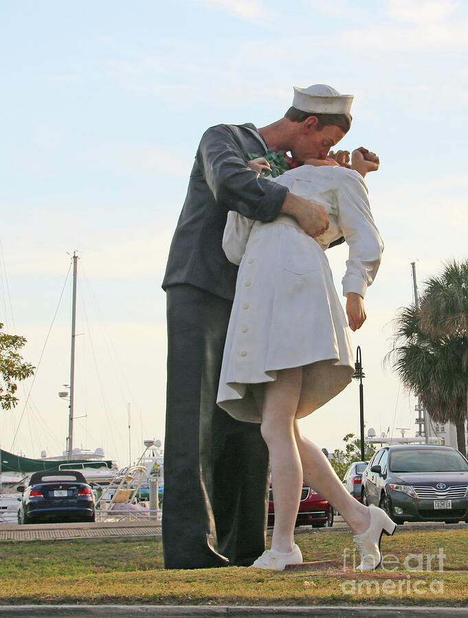 Unconditional Surrender Statue 0567 Photograph by Jack Schultz - Fine ...