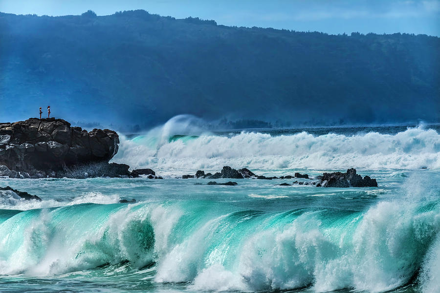Watching Large Waves Rocks Waimea Bay North Shore Oahu Hawaii #1 ...