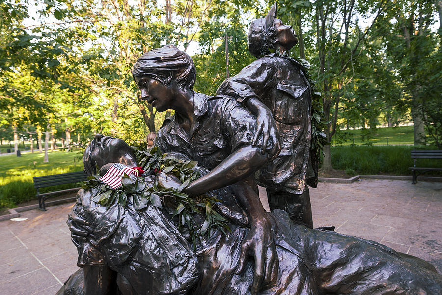 Vietnam Women's Memorial Photograph by Al Ungar - Fine Art America