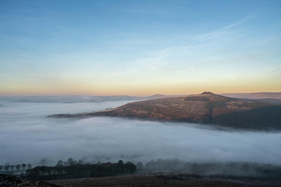 Bamford Edge sunrise cloud inversion in the Peak District National Park ...