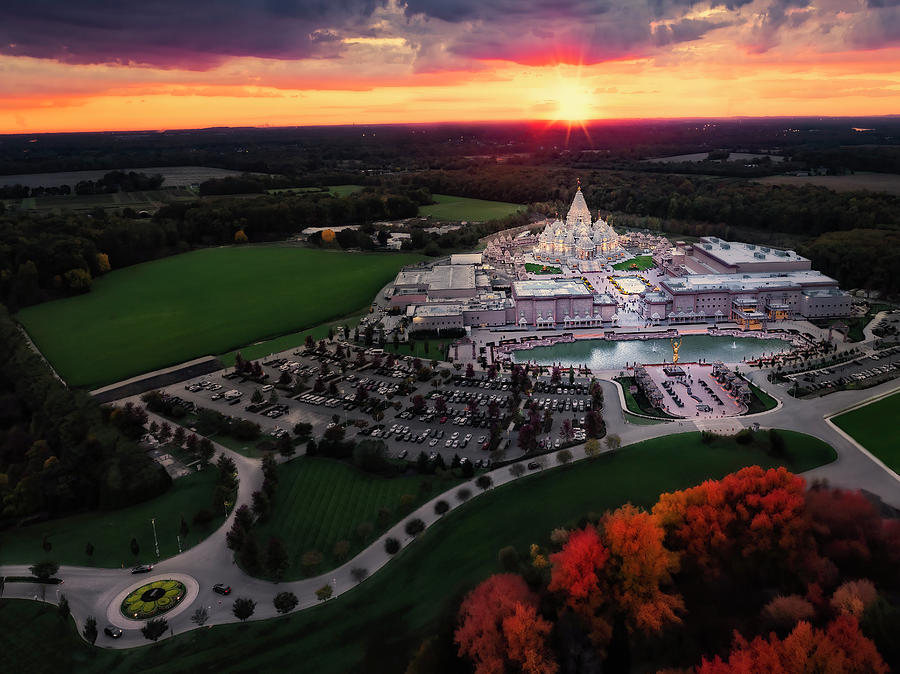 BAPS Shri Swaminarayan Mandir Photograph by Susan Candelario - Fine Art ...