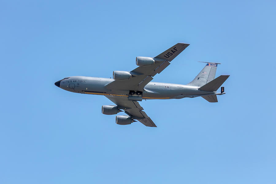 Boeing KC-135R Stratotanker Photograph by Derek Beattie - Fine Art America