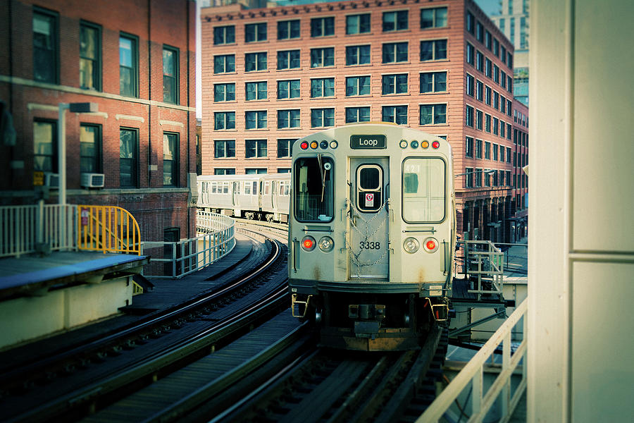 El Train Leaving Merchandise Mart Photograph by Enzwell Designs - Pixels