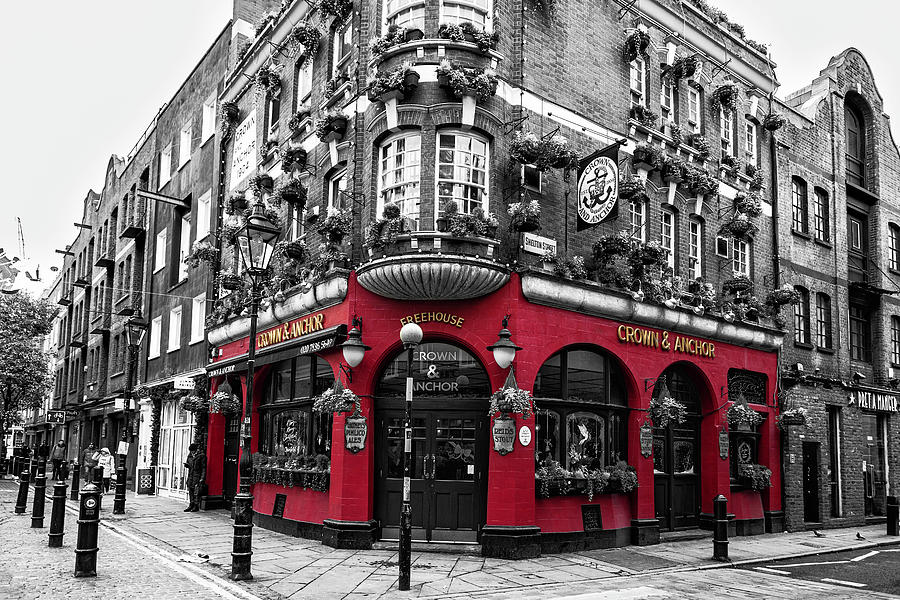 Crown And Anchor Pub Photograph By Mark Kiver Pixels