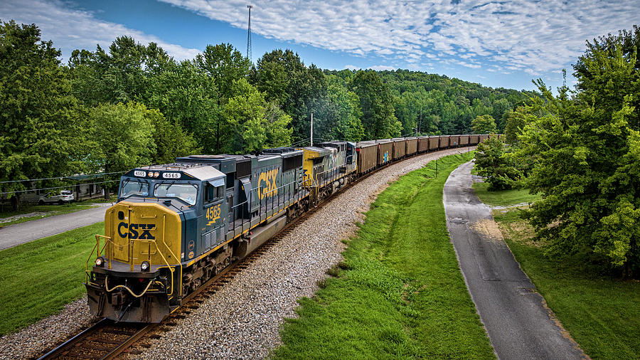CSXT 4565 leads an empty coal train E904 north at Mortons Gap Ky Photograph by Jim Pearson ...