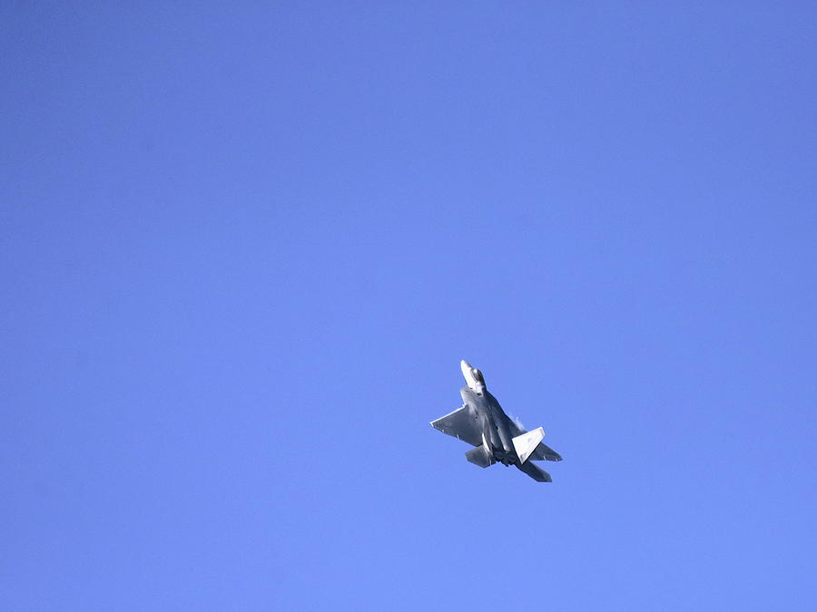 F-22 Climbing out Photograph by Christopher Mercer - Pixels