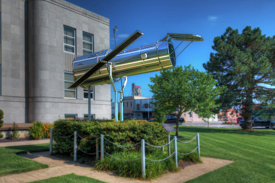 Hubble Telescope Replica Photograph By Larry Braun Fine Art America