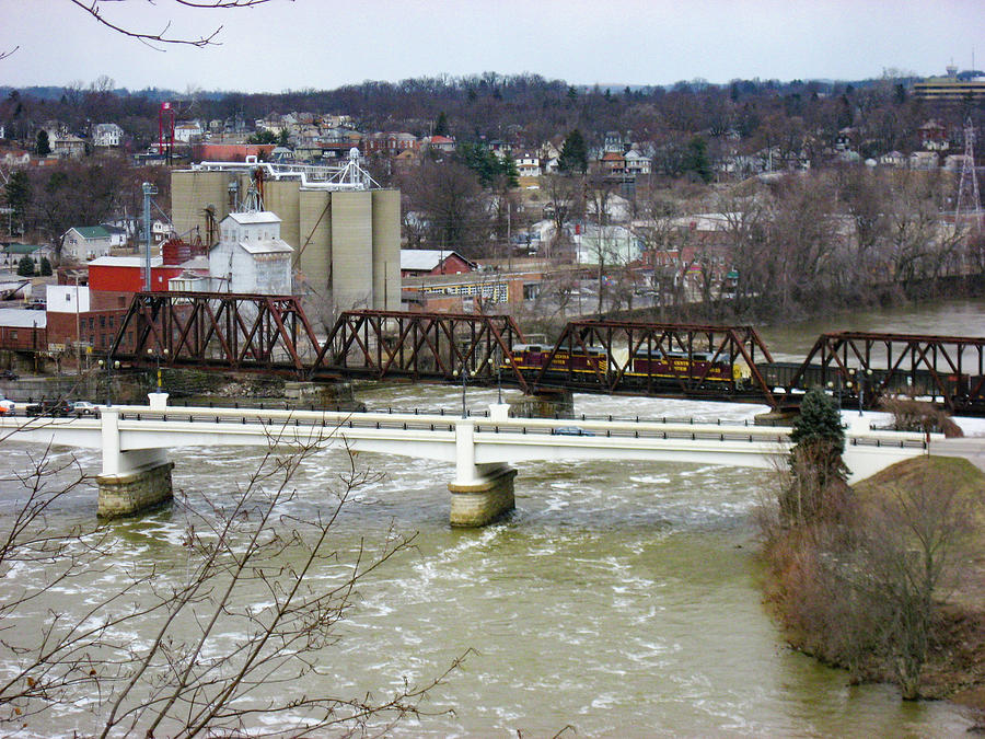 OHCR Locomotive 4025 leading on Y-Bridge Photograph by Julie A Murray - Fine Art America