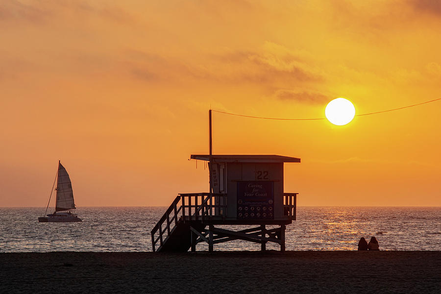 Santa Monica Beach Lifeguard Station Photograph by Peter Bennett - Fine ...