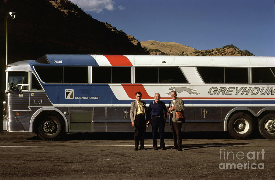 Scenicruiser 7449 Greyhound Bus Photograph by Wernher Krutein - Fine Art America