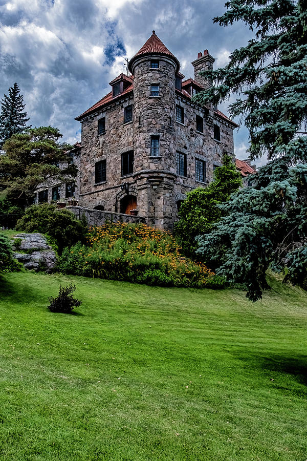 Singer Castle Lawn Photograph by Tom Singleton | Fine Art America