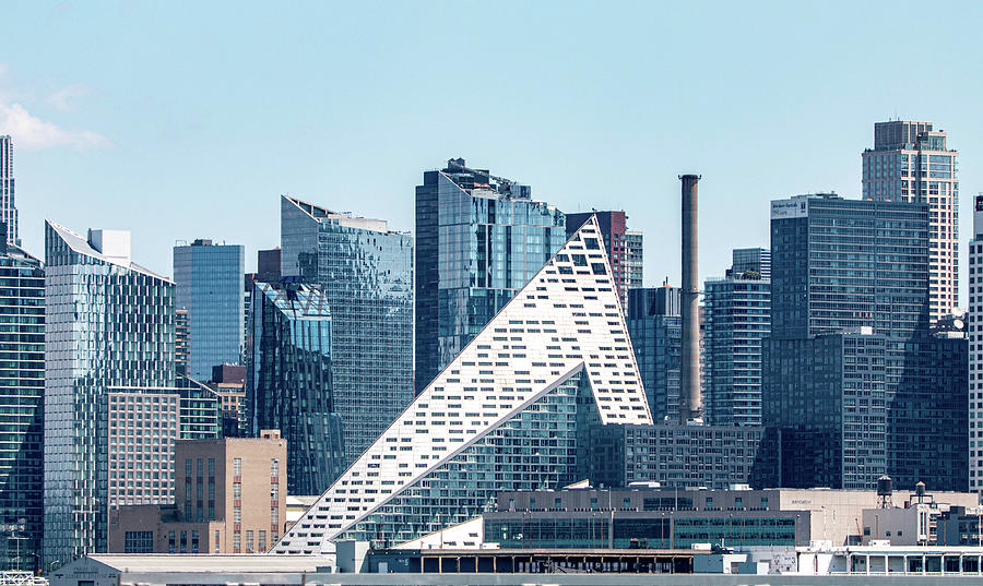 The different shapes and sizes of buildings of New York CIty Photograph ...